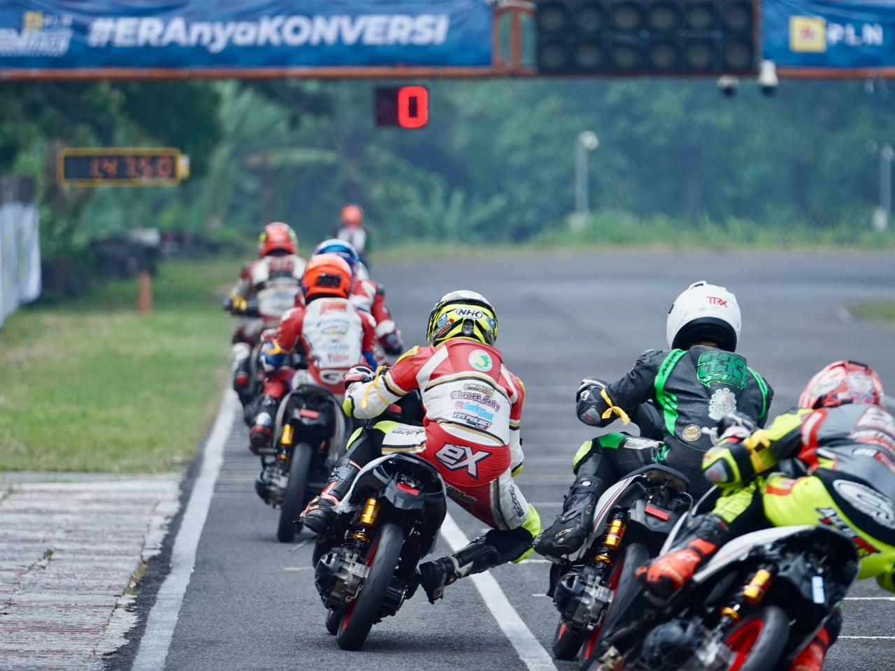 Es Batu Punya Peran Penting dalam Balap Motor Konversi Listrik - motosport